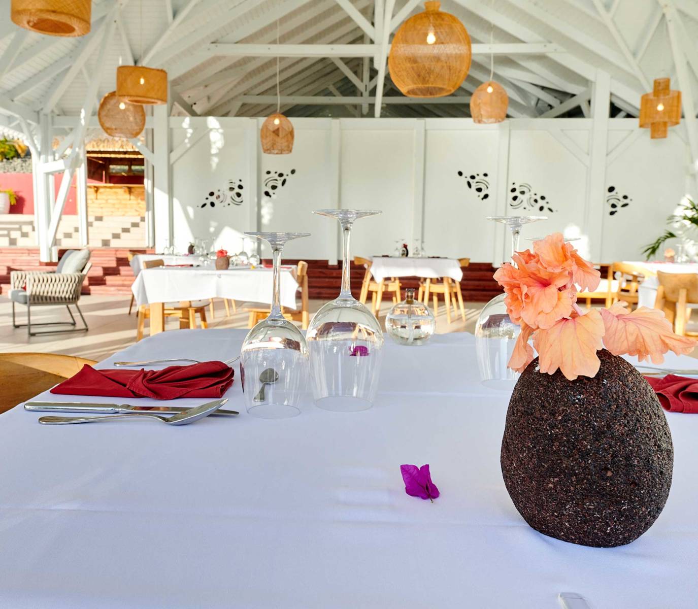 Restaurant face à la Bouillante en Guadeloupe | Les Galets Rouges